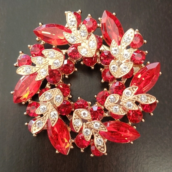 Jewelry | Rhinestone Red Wreath Brooch Pin Gold To | Poshmark
